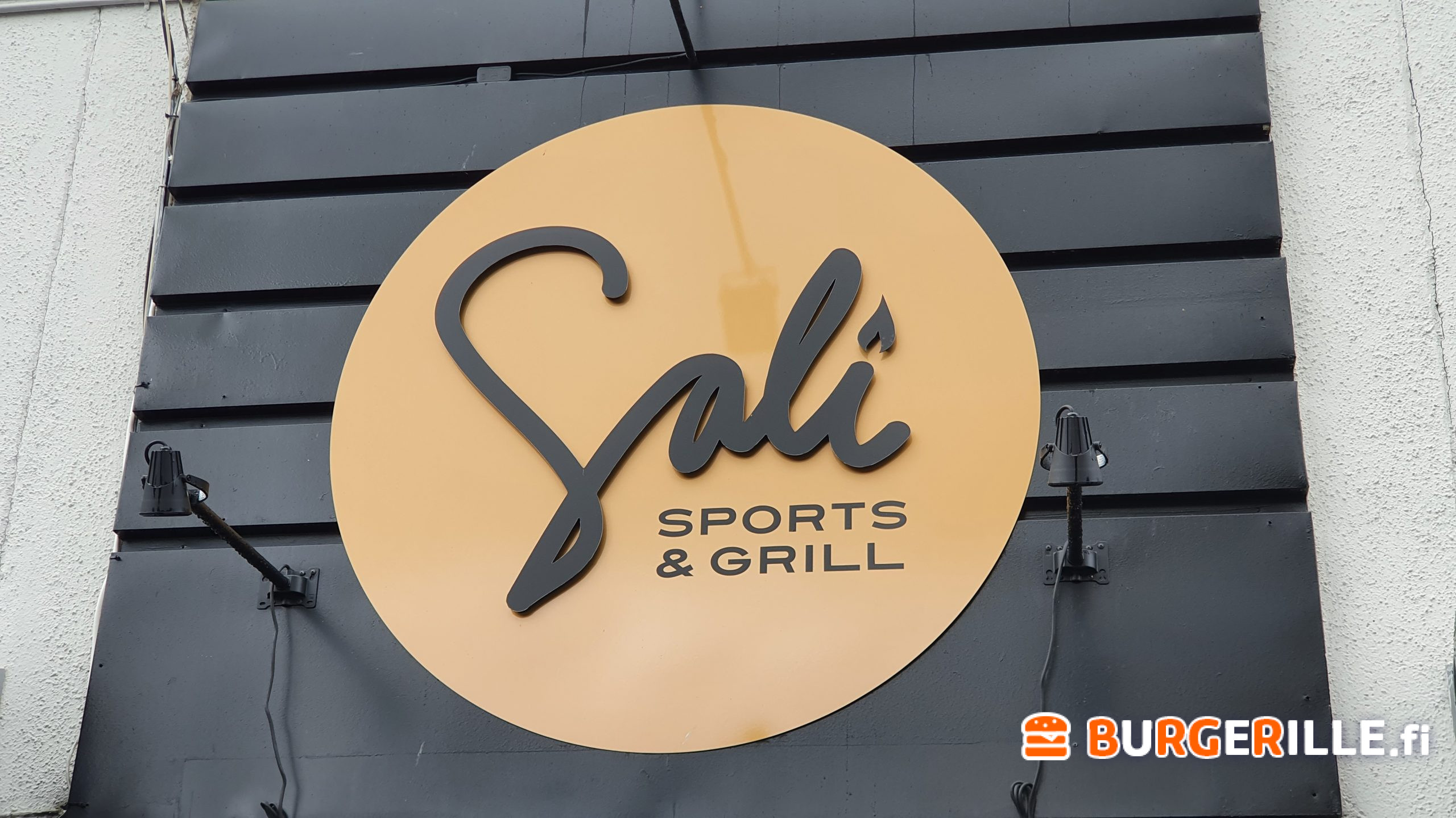 Sali burger, Sali Sports & Grill, Vantaa - Burgerille.fi